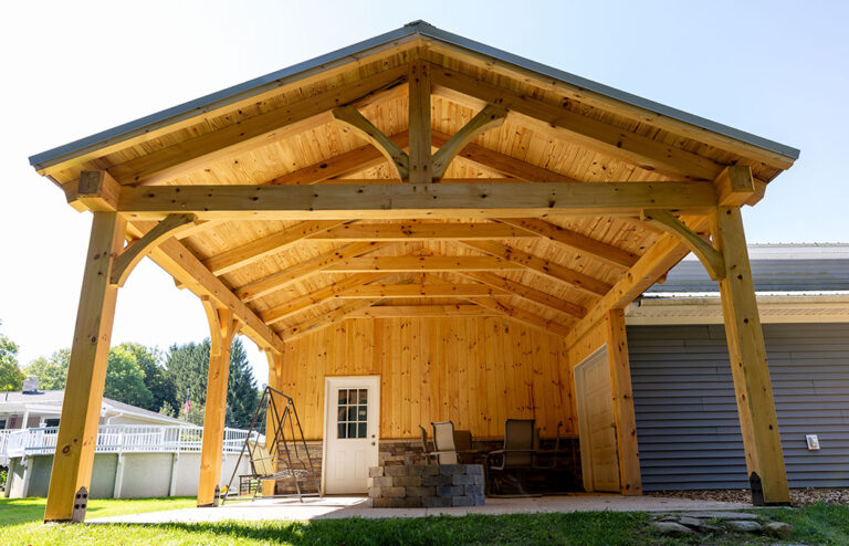 Amish Built Timber Frame Barns - Erie Timber Frames